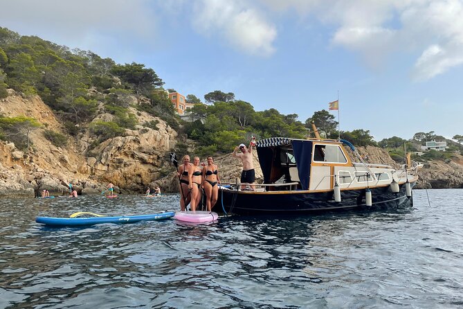 Private Mediterranean classic boat with Paddle boards+Snorkelling - Introducing the Private Mediterranean Boat Experience in Ibiza