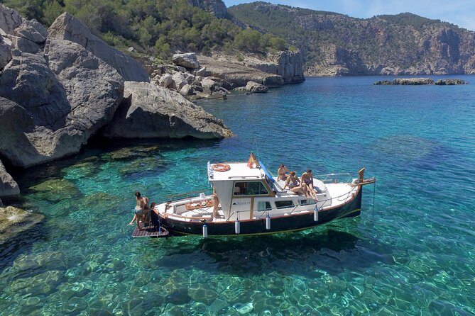 Private Mediterranean classic boat with Paddle boards+Snorkelling - The Value of This Tour