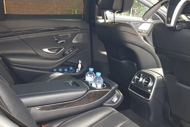 Private Melbourne CBD Sightseeing Tour  luxury vehicle - What to Expect During Your Transfer