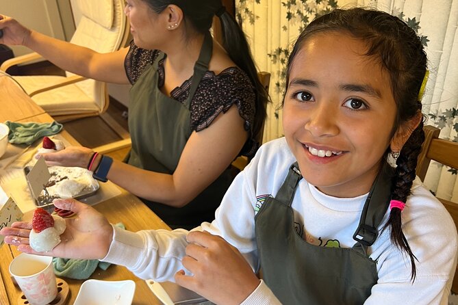 Private Mochi Sweets Making Class Near Shibuya Area - Participant Amenities