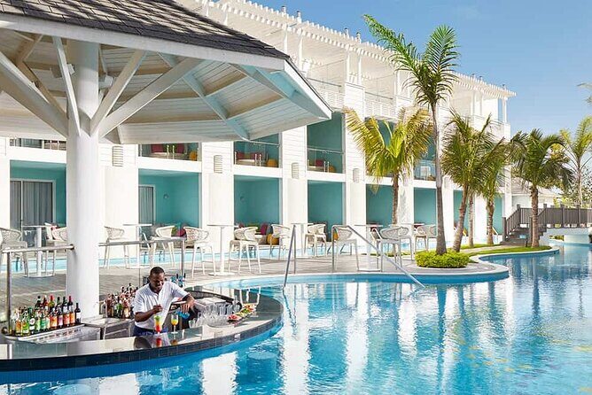 Private Montego Bay Jamaica Airport Transfer to Hotels in Negril - Who Should Consider This Service?