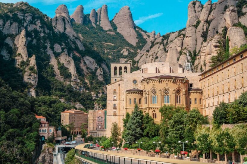 Private Montserrat Tour, Organic Winery & Gourmet Lunch - What to Expect from This Tour