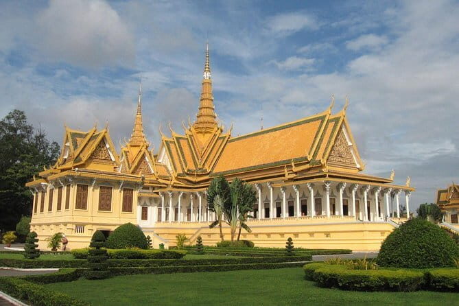 Private Multi Day Tour of Phnom Penh - Taking in Angkor