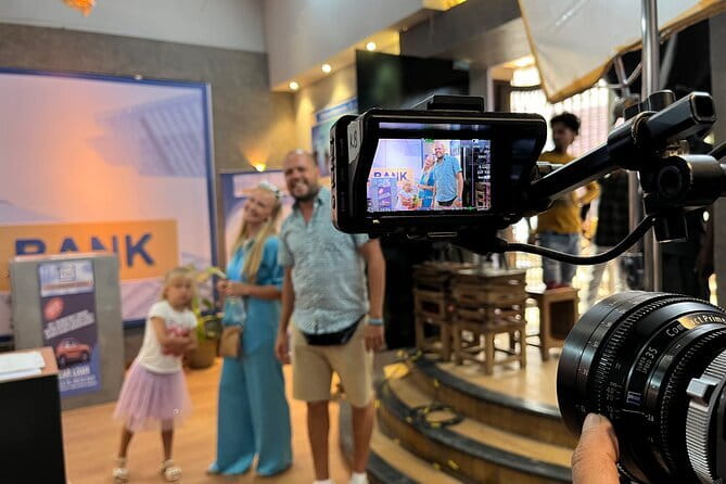 Private Mumbai City & Bollywood Studio Guided Tour with Transport - The Bollywood Experience: Lights, Camera, Action!