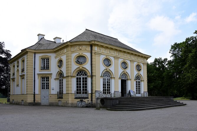 Private Munich Old Town and Nymphenburg Castle with Meal - Key Points