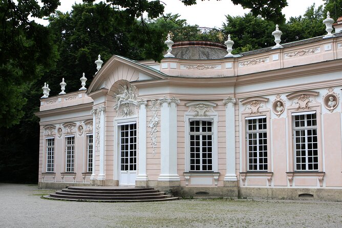 Private Munich Old Town and Nymphenburg Castle with Meal - Detailed Breakdown of the Itinerary