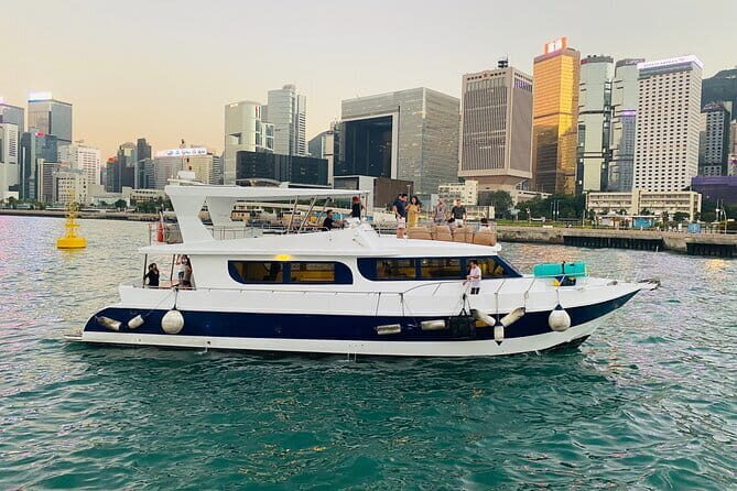 Private Night Harbour Boat Cruise in Hong Kong (15 people max) - An Honest Look at the Private Night Harbour Boat Cruise in Hong Kong