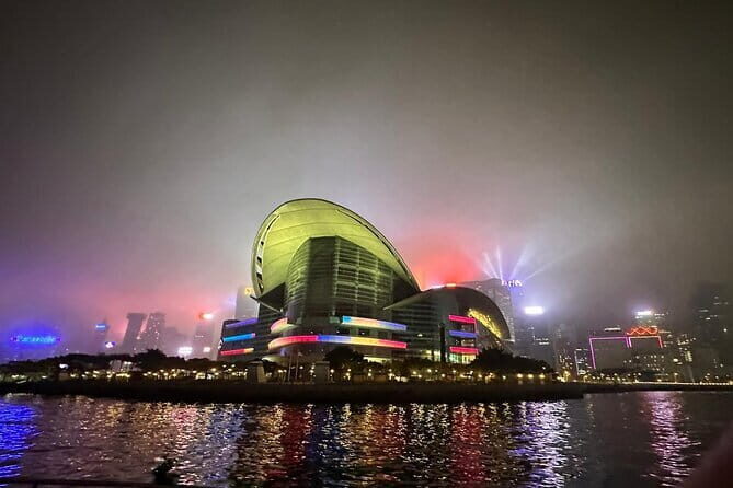 Private Night Harbour Boat Cruise in Hong Kong (15 people max) - Key Points