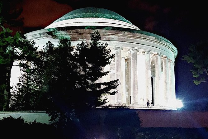 Private Night-Time Monuments Tour of DC for up to 10 Guests - The Sum Up