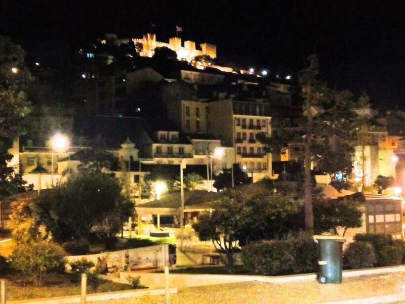 Private night tour, authentic Fado show & Portuguese dinner - Who Will Enjoy This Tour?