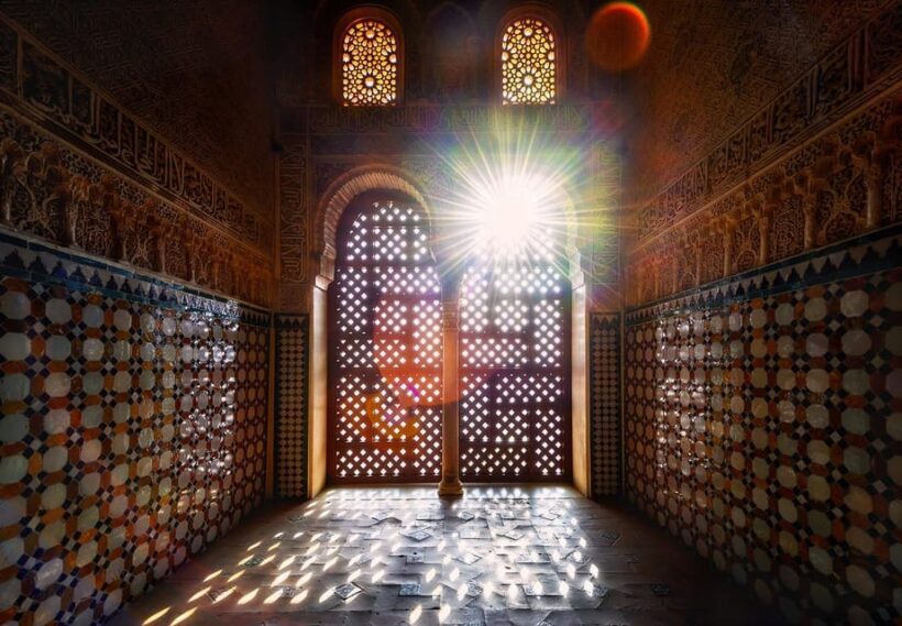Private Official Guide Alhambra (tickets not included) - The Sum Up