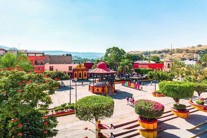 Private One Day Tour in Los Guachimontones and José Cuervo Tequila - FAQ