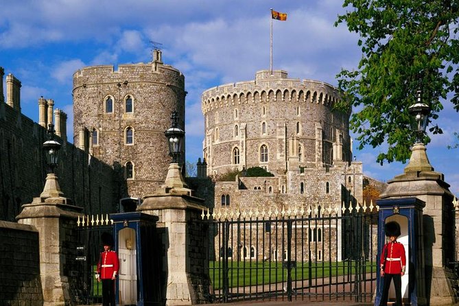 Private One Way or Round Trip Transfer : London to Windsor Castle or LEGOLAND - Breakdown of the Journey and Key Features