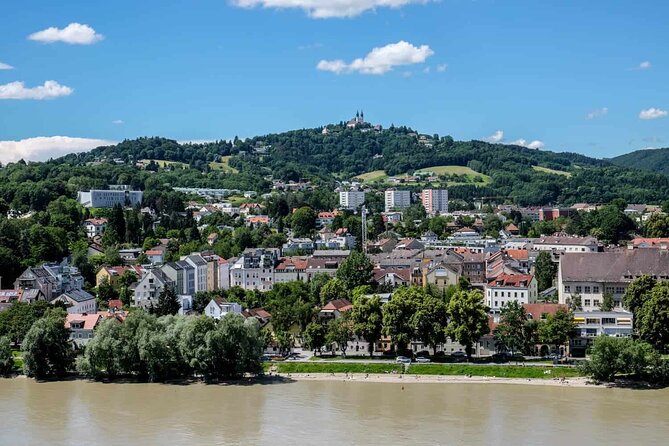 Private one way transfer from Cesky Krumlov to Linz - Key Points
