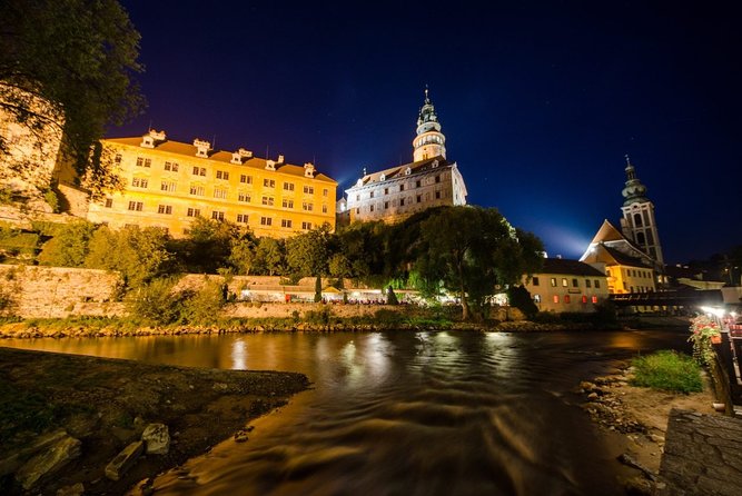 Private one way transfer from Cesky Krumlov to Linz - The Price and Value
