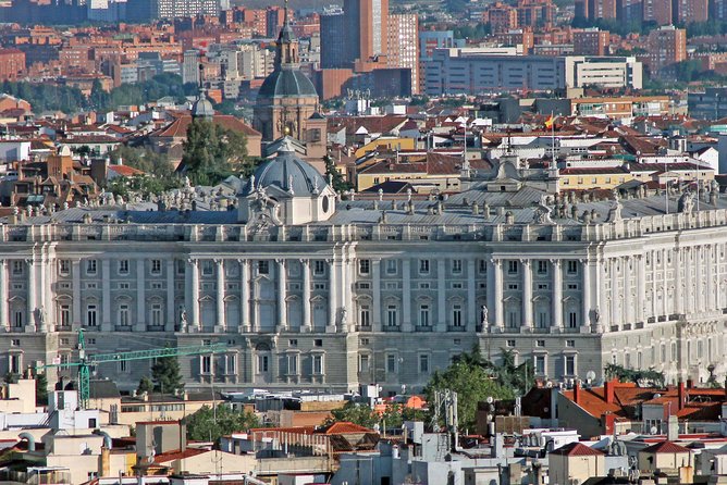 Private one way Transfer from/to Madrid to/from Segovia - The Vehicle and Comfort