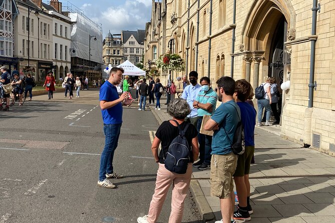Private | Oxford Uni Walking Tour W/Opt New College Entry - Discovering the Sheldonian Theatre