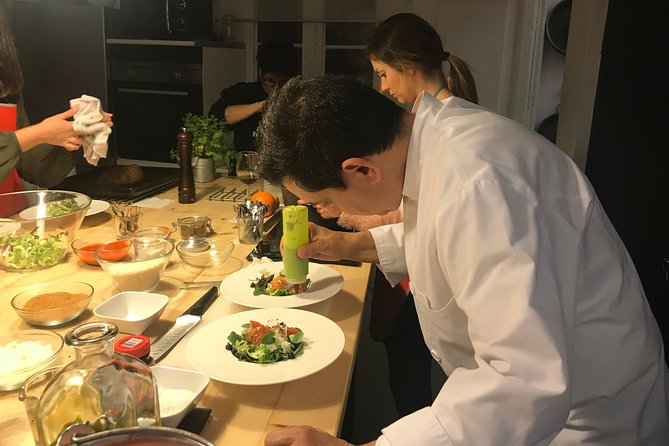 Private Paella Class With Full Dinner Menu - Meeting Location and Accessibility