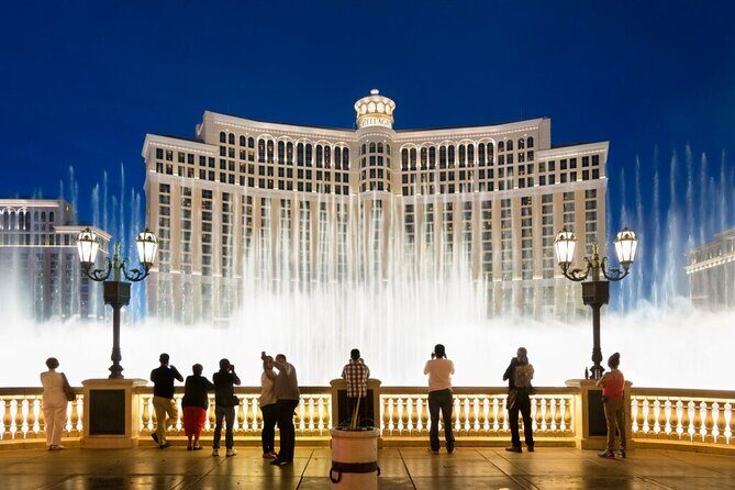 Private Party Bus Tour of the Las Vegas Strip Champagne Toast - Final Thoughts: Who Should Consider This Tour?