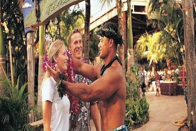 Private Pearl Harbor and Mini Circle Island Tour from Waikiki - The Itinerary: A Deep Dive into the Sights