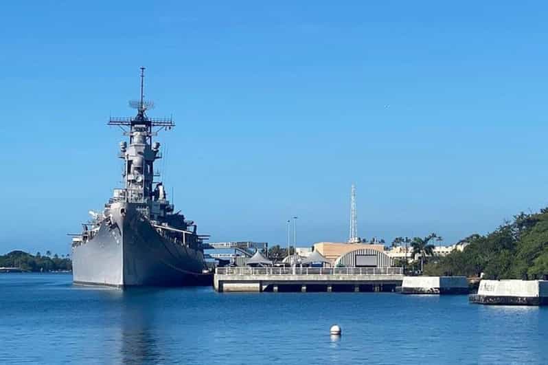 Private Pearl Harbor USS Arizona and USS Missouri - The Reflection and Respect