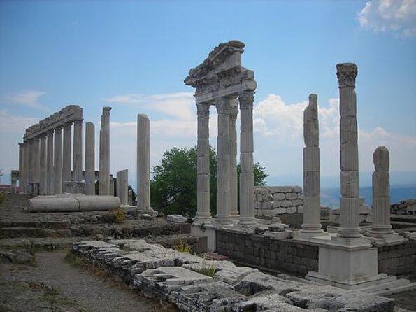 Private Pergamon Day Trip from Istanbul with Flights - Who Should Consider This Tour?