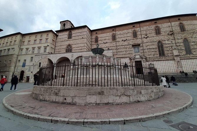 Private Perugia Walking Tour With Official Guide - Reviews and Traveler Feedback
