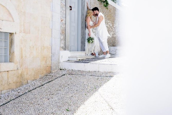 Private Photo Session with a Local Photographer in Athens - The Location and Meeting Points
