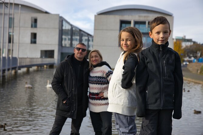 Private Photo Session with a Local Photographer in Reykjavík - Key Points