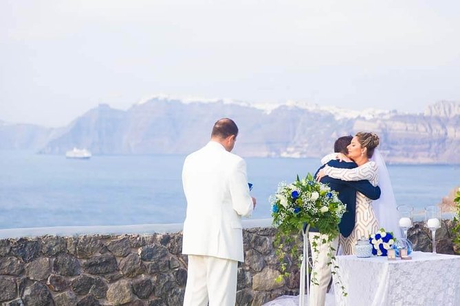Private Photo Session with a Local Photographer in Santorini - Authentic Feedback