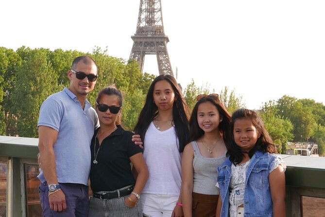 Private photo session with a professional in Paris - Authentic Experiences and Review Highlights