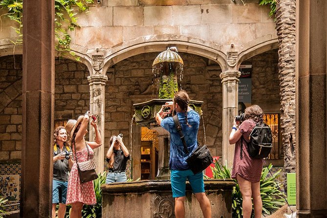 Private Photography Walking Tour With a Local - Mastering Photography Techniques