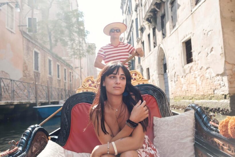 Private Photoshoot of Your Gondola Ride in Venice - Key Points