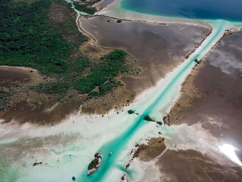 Private pontoon tour in the seven colors Bacalar lagoon - A Closer Look at What to Expect