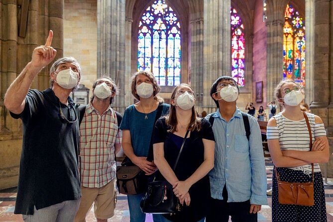 Private Prague Castle Walking Tour - Engaging With the Guide