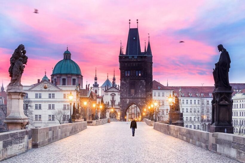 Private Prague walking tour 3,5h - Key Points