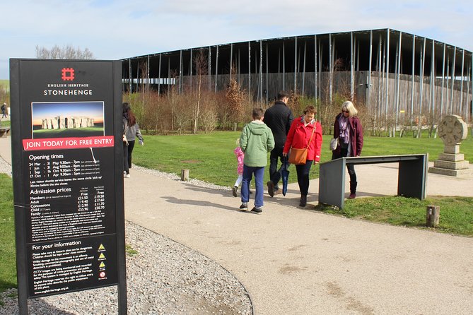 Private Pre Cruise Excursion Transfer London to Southampton Port Via Stonehenge - Highlights of the Stonehenge Experience