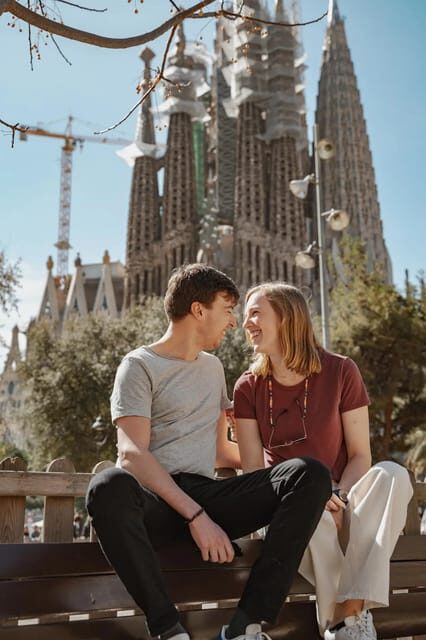 Private Professional Photoshoot near Sagrada Familia - A Close Look at the Experience