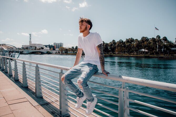 Private Professional Vacation Photoshoot in Toronto - Authentic Feedback (Based on Reviews)