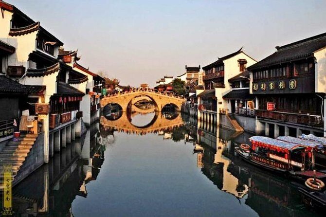 Private Qibao Ancient Town Walking Tour with Tea Tasting and Calligraphy Experience - Discovering Qibao Old Street
