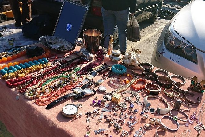 Private-Red Patrol Bucharest Flea Market Tour with a Romanian car - FAQ