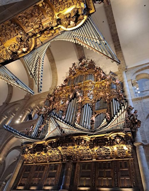 Private Religious Tour to Santiago Compostela & Braga - Who Should Consider This Experience?