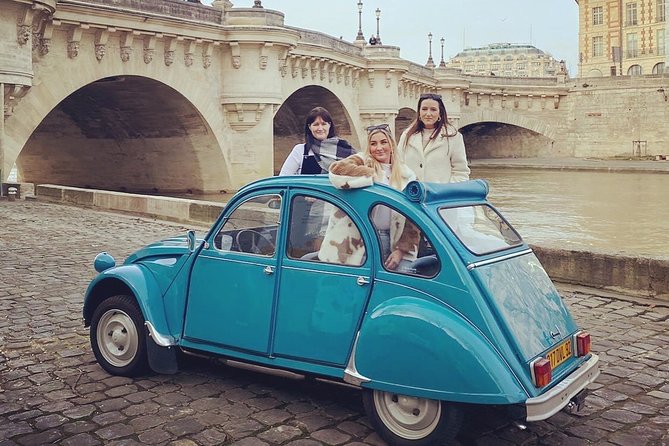 Private Ride in a Citroën 2CV in Paris - 2h - Exploring Iconic Paris Sights