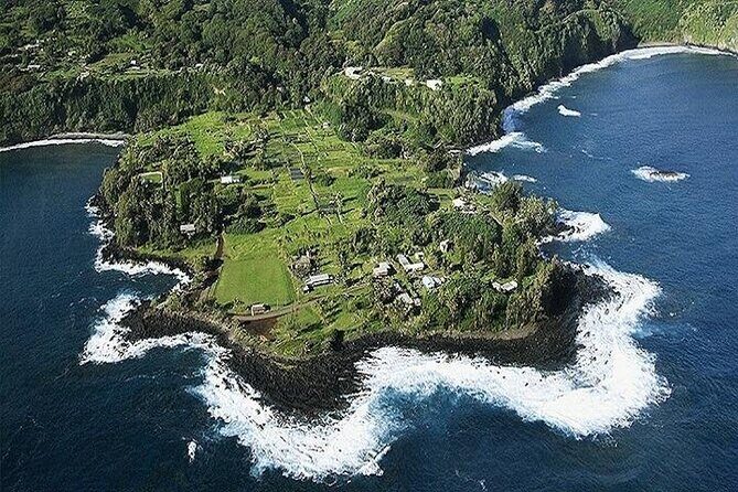 Private Road to Hana Rainforest & Waterfall Experience from Maui - Stop 4: Waianapanapa State Park
