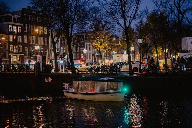Private Romantic Evening Canal Cruise in Amsterdam - Cruise Features