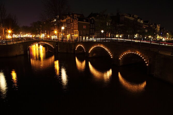 Private Romantic Evening Canal Cruise in Amsterdam - Meeting and Logistics