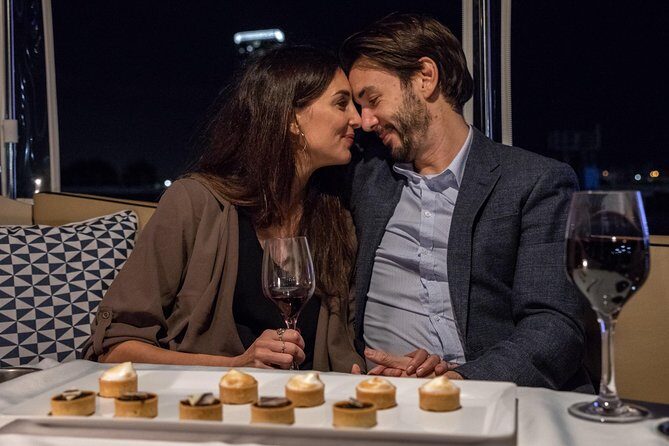 Private Romantic Melbourne Dinner Cruise for 2 - An In-Depth Look at the Melbourne Dinner Cruise