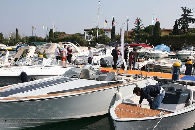 Private Romantic Motorboat Tour From Sirmione - FAQ