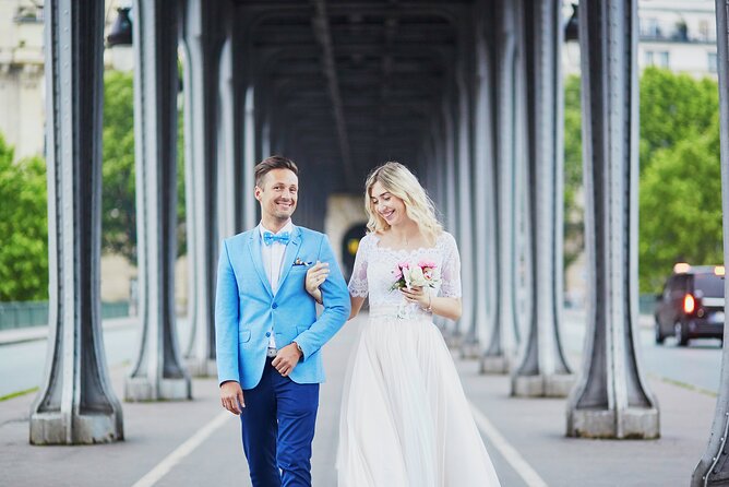 Private Romantic Photoshoot in Paris with Bouquet of Flowers - Practical Considerations