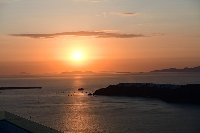 Private Romantic Sunset Dinner with Caldera views in Santorini - Who Should Consider This Experience?